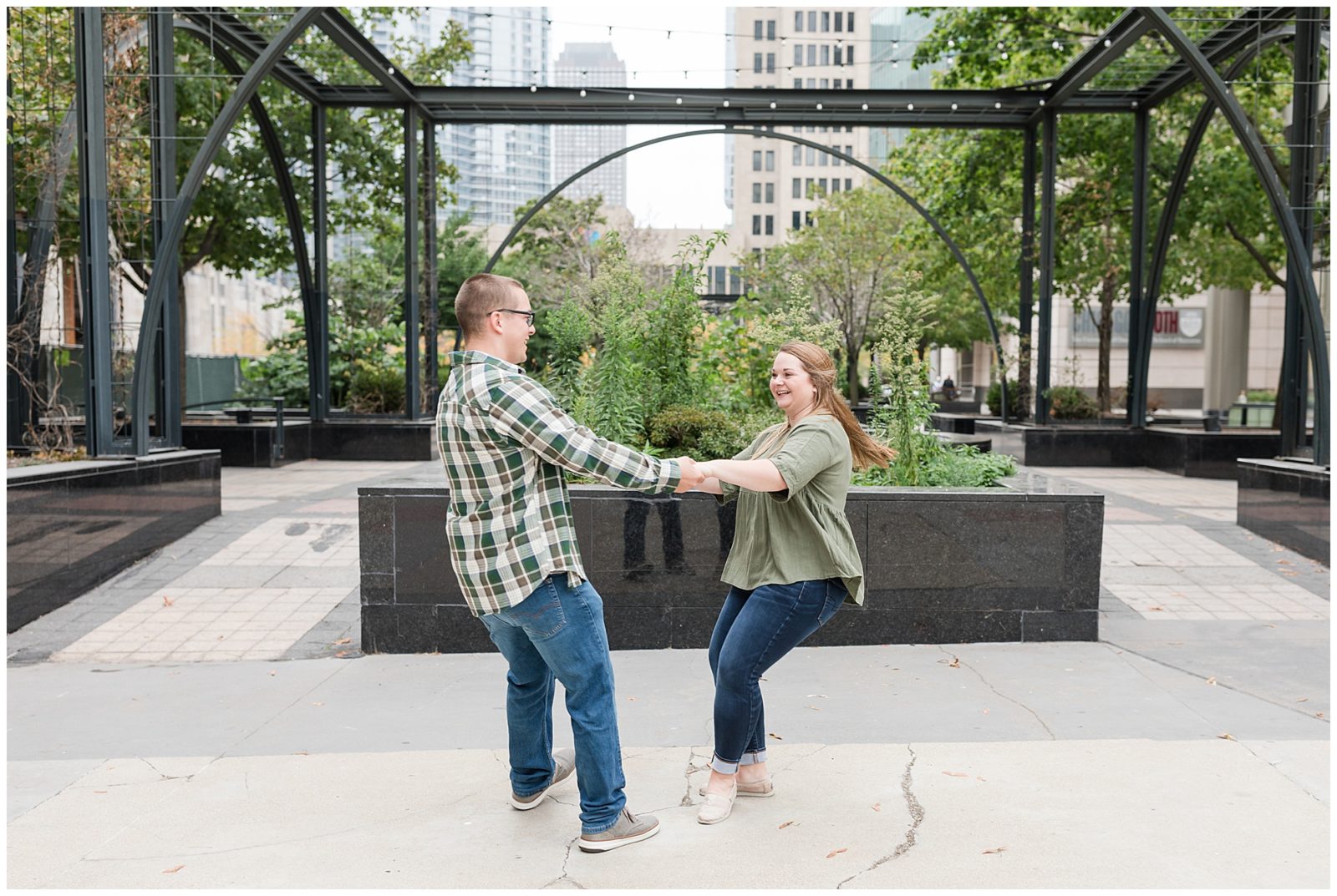 A Fall Engagement in Chicago: Hannah & Steven - Showit Blog