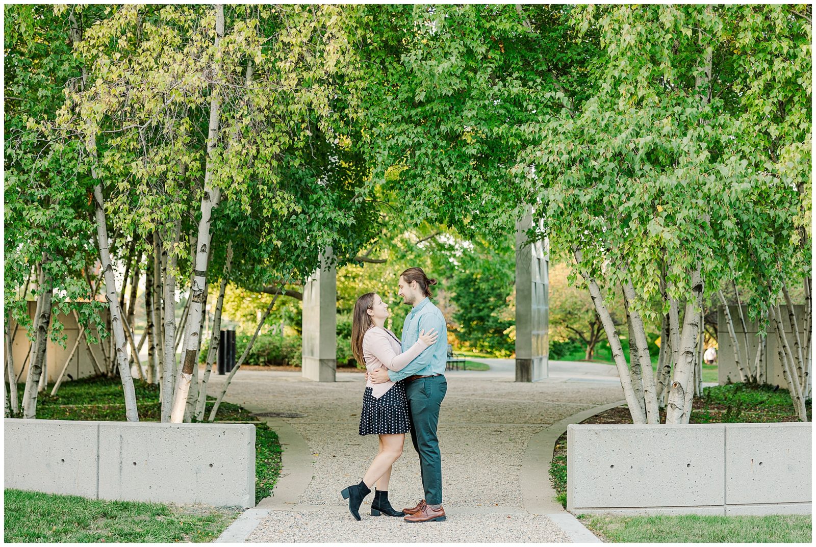 A Fall Engagement at the Shedd Aquarium: Laurel & Zach - Showit Blog